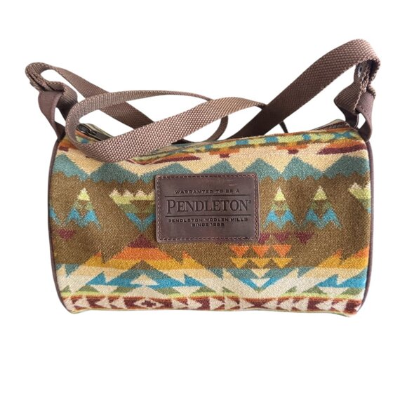 Pendleton | Bags | Pendleton Crossbody Barrel Bag Or Travel Kit Nwot ...